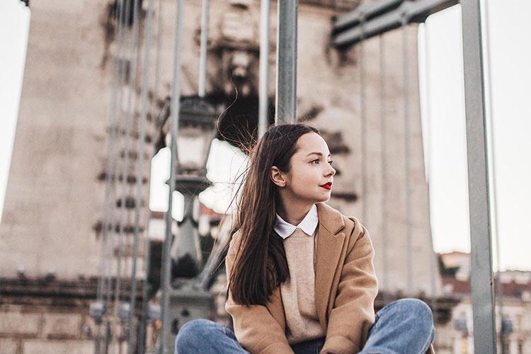 5 Cara Menghadapi Quarter Life Crisis dengan Bijak. 5 Cara Menghadapi Quarter Life Crisis dengan Bijak.